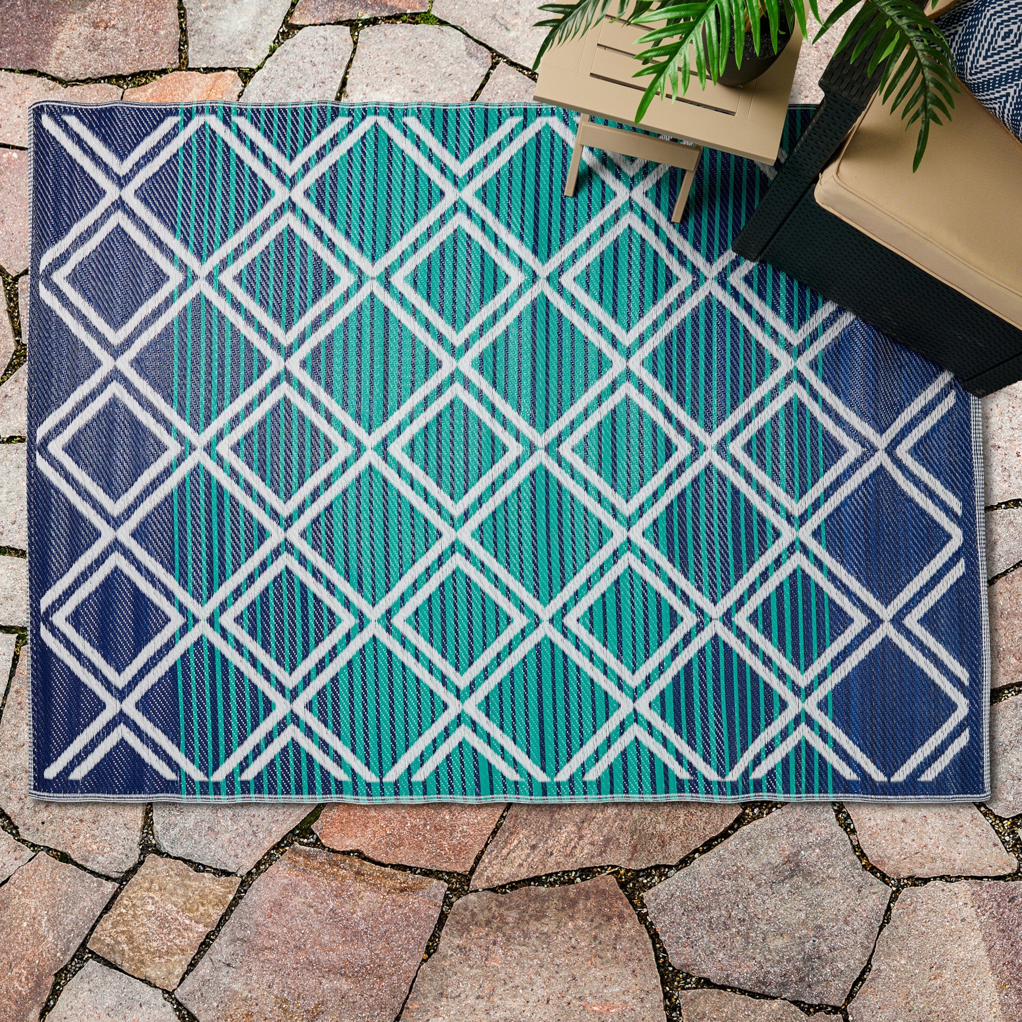 Outdoor Diamond Rug, Blue, 6-ft x 9-ft. – Giant Tiger