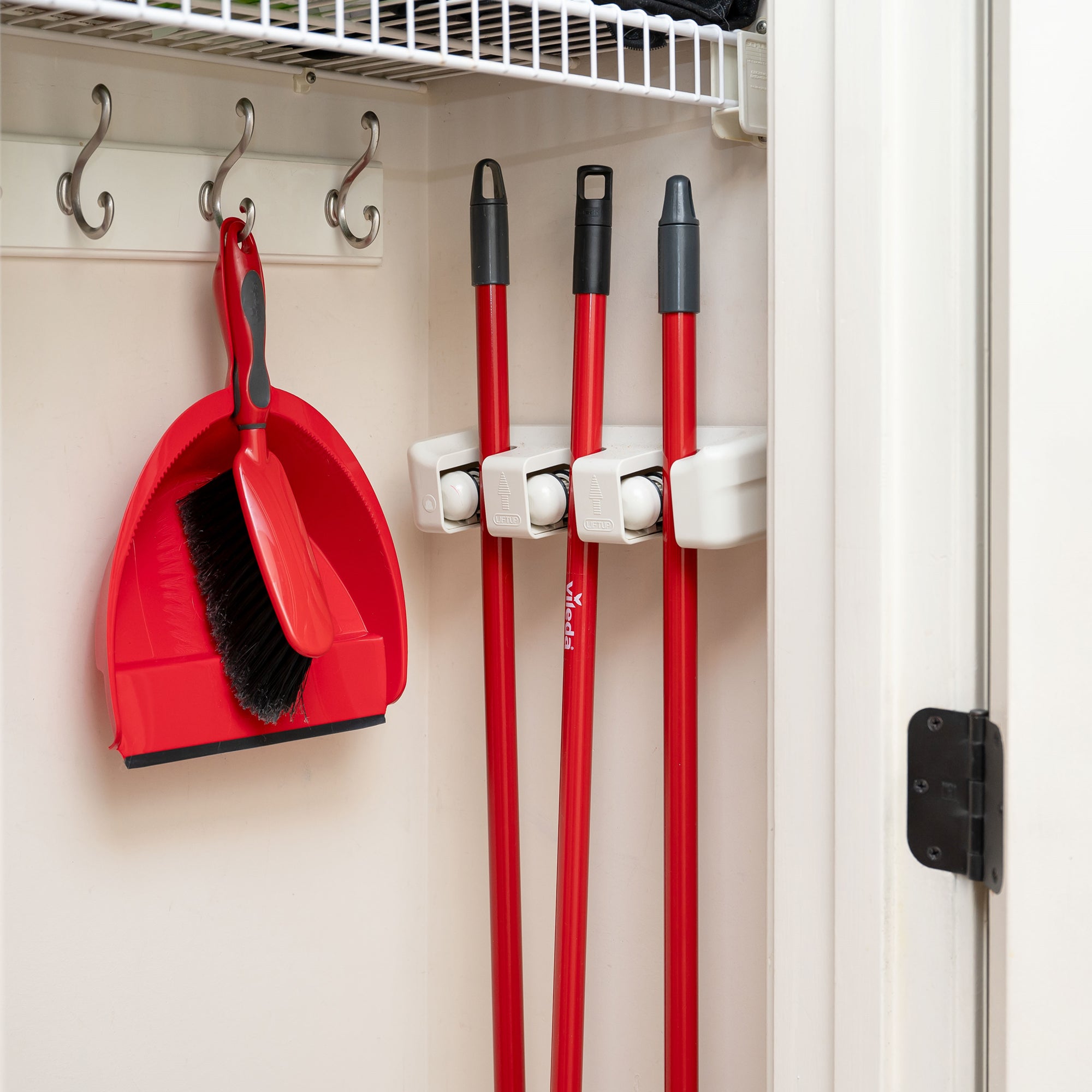 Vileda Dustpan Set – Giant Tiger